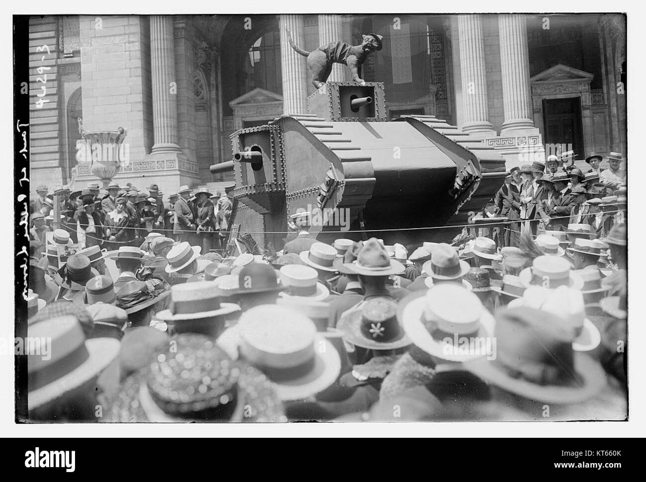 Peace vehicle Black and White Stock Photos & Images - Alamy