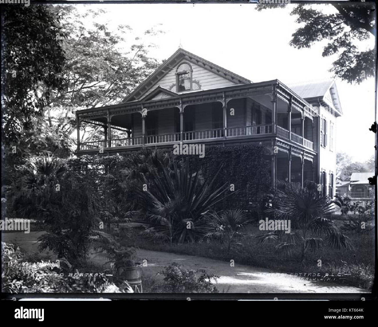 The Teacher's Cottage at Saint Louis College is a historic building ...