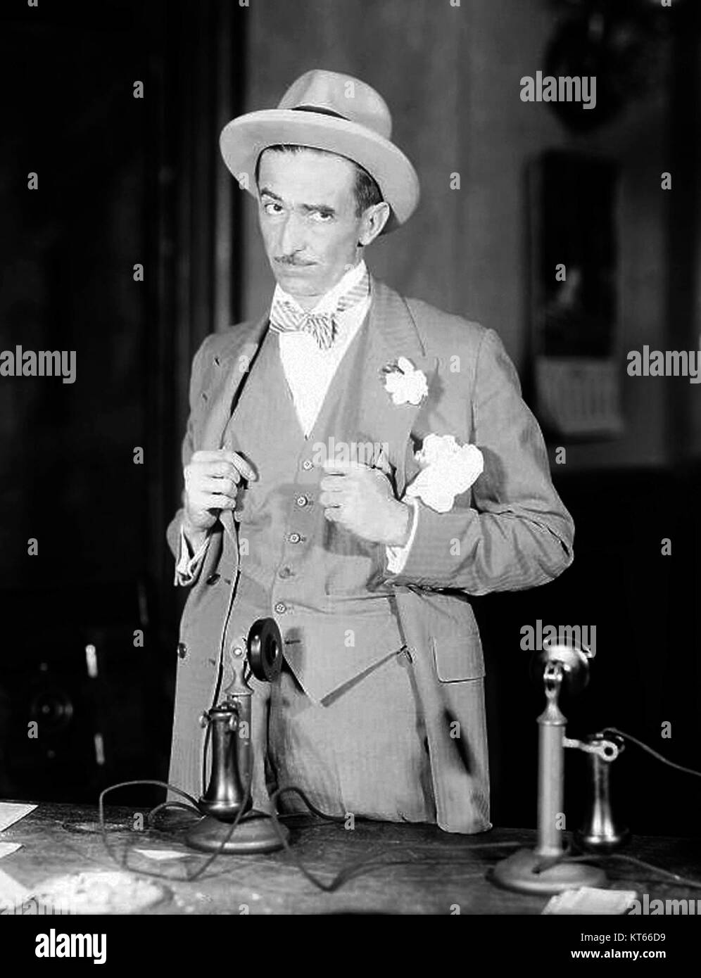 Scene from the 1928 film 'The Front Page', a classic American comedy ...