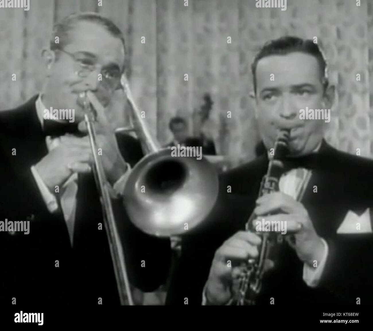 Tommy and Jimmy Dorsey, renowned American musicians, perform in the ...