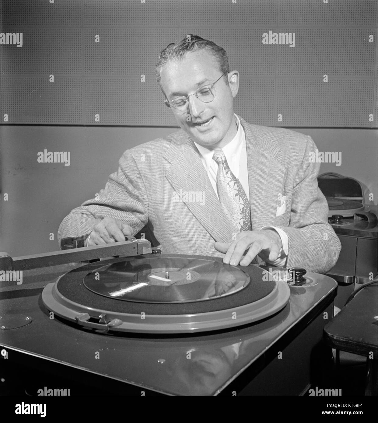 Wmca radio station hi-res stock photography and images - Alamy