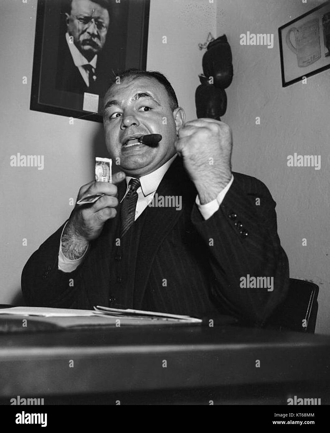 Tony galento hi-res stock photography and images - Alamy