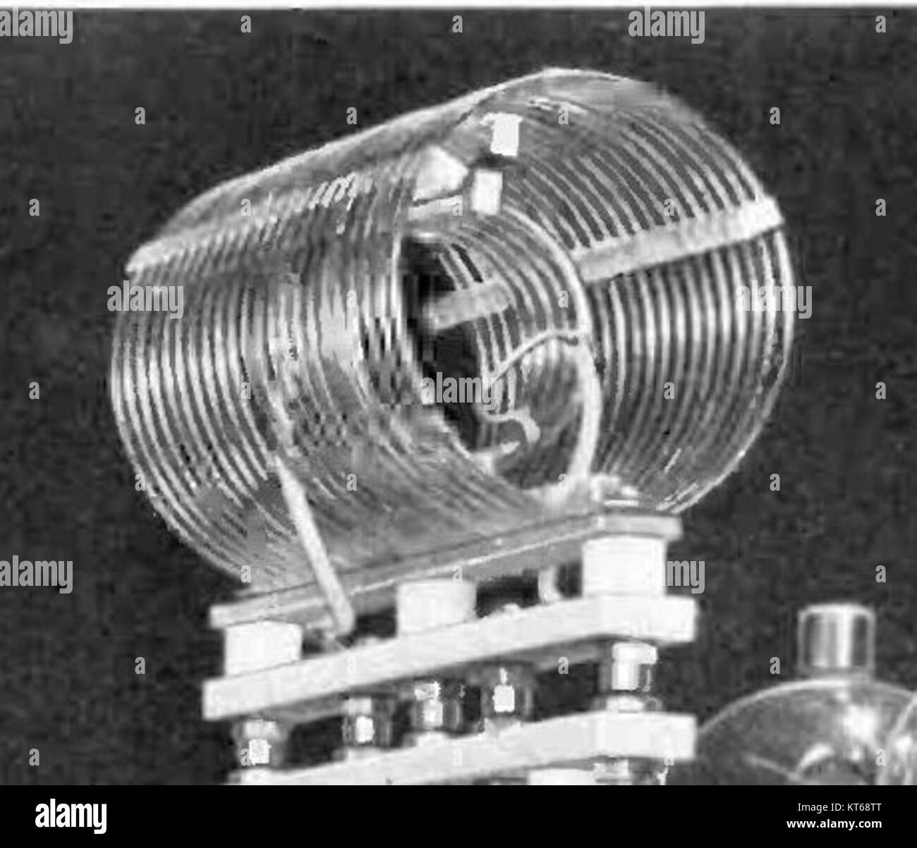 The transmitter tank inductor is an electronic component used in radio ...