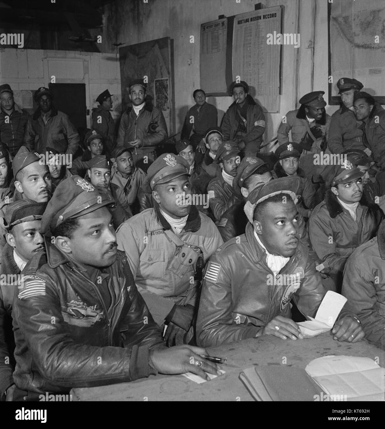 African american military pilots hi-res stock photography and images ...