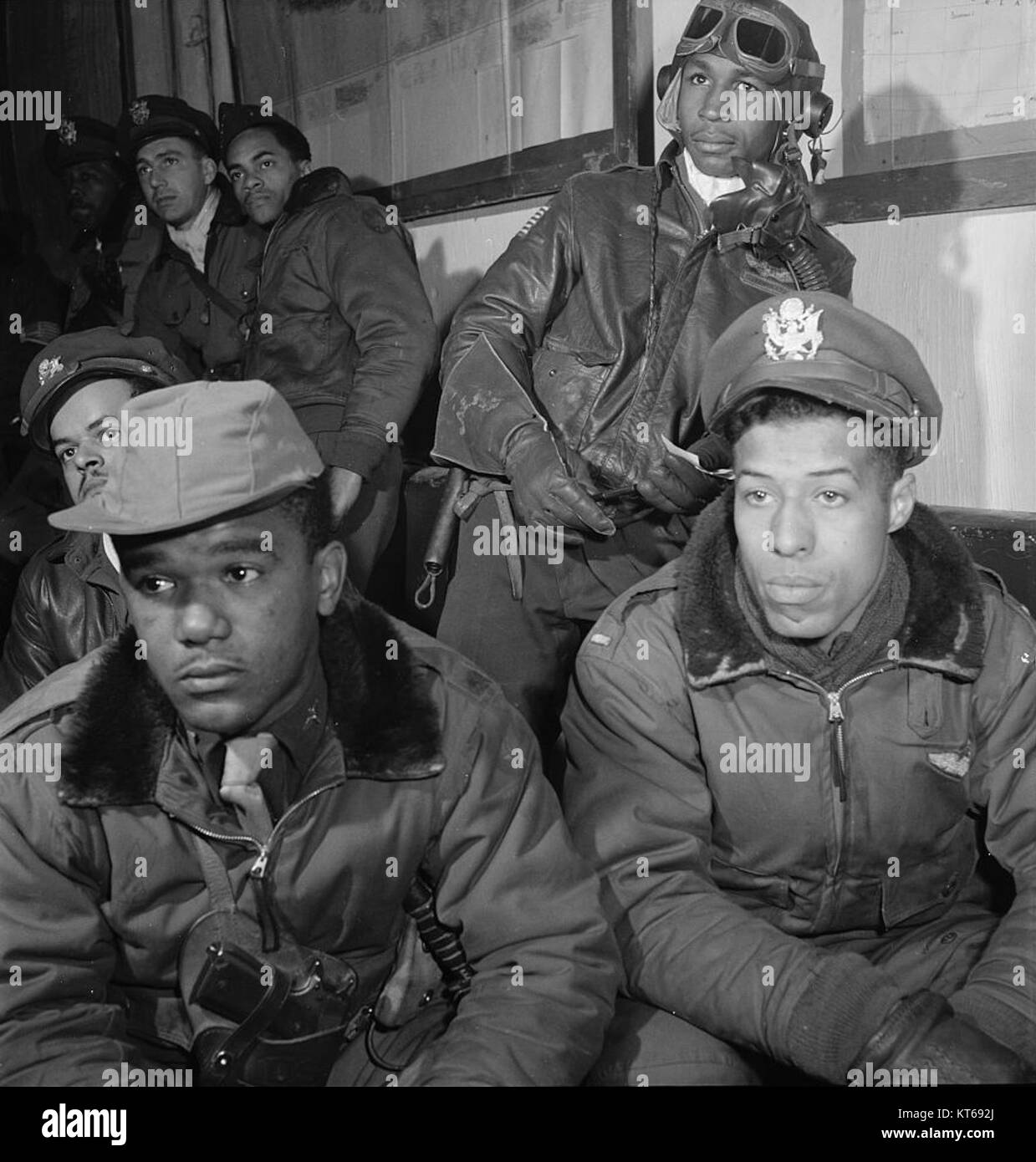African american soldiers wwii hi-res stock photography and images - Alamy
