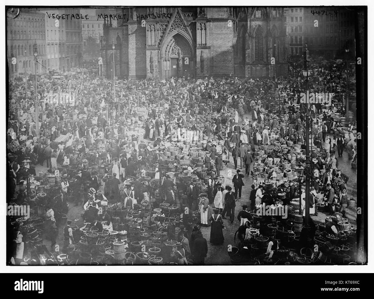 Urban produce trade Black and White Stock Photos & Images - Alamy