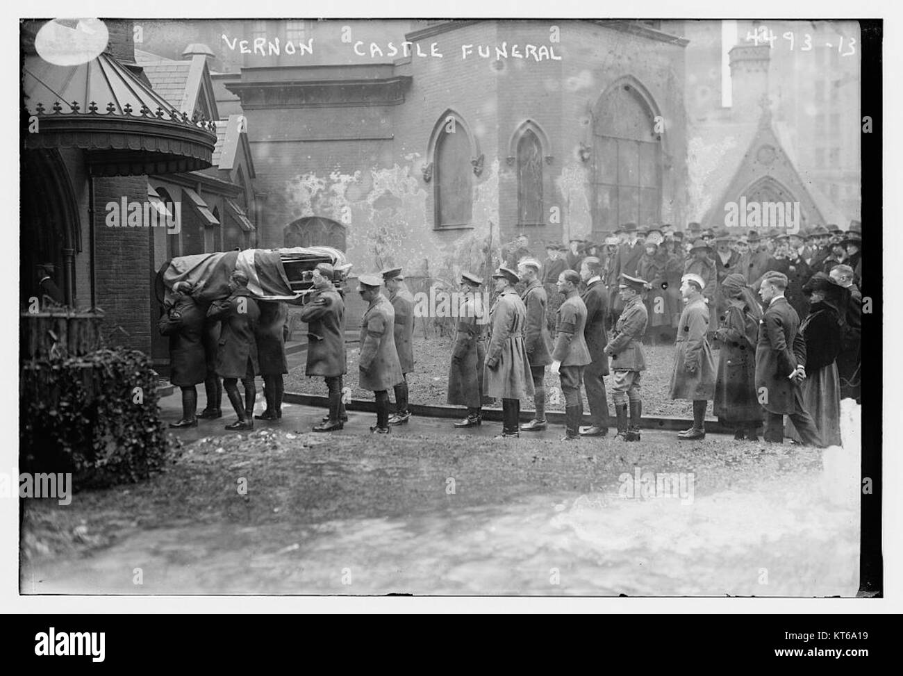 Early 1900s funeral procession hi-res stock photography and images - Alamy