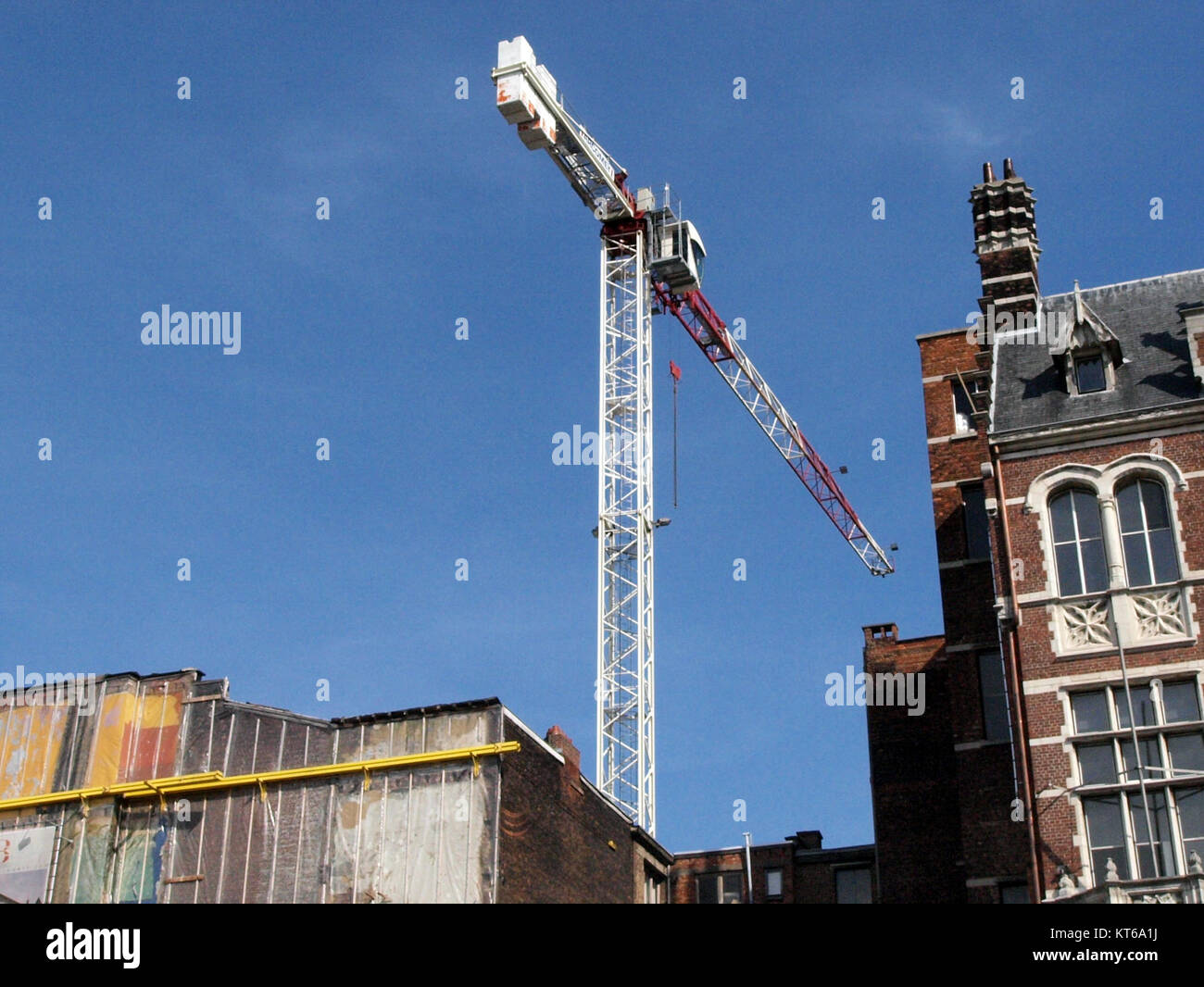 Tower crane on construction hi-res stock photography and images - Alamy