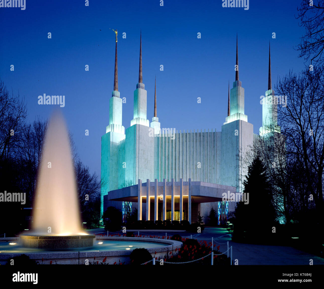 Image of the Washington D.C. Temple, captured by photographer Highsmith ...