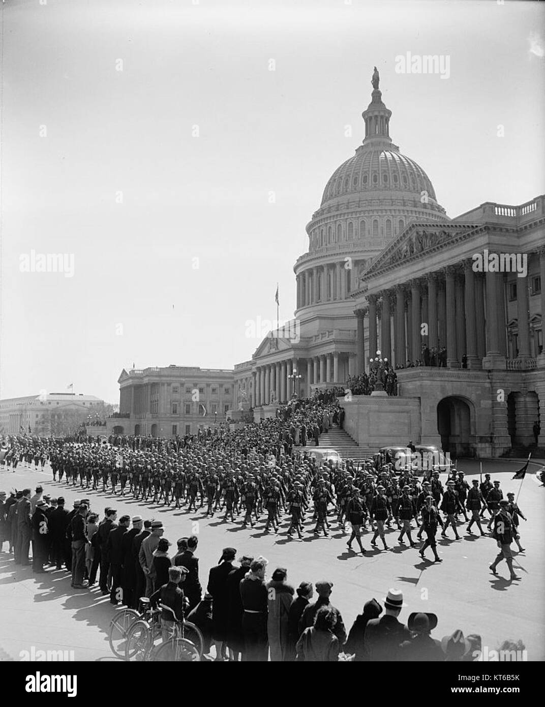 School cadets hi-res stock photography and images - Alamy
