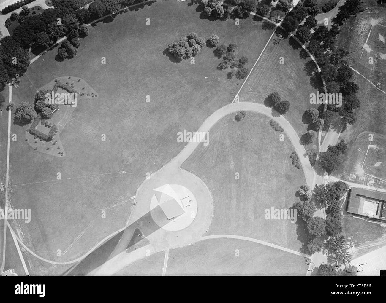 The Washington Monument is a prominent landmark in Washington, D.C ...