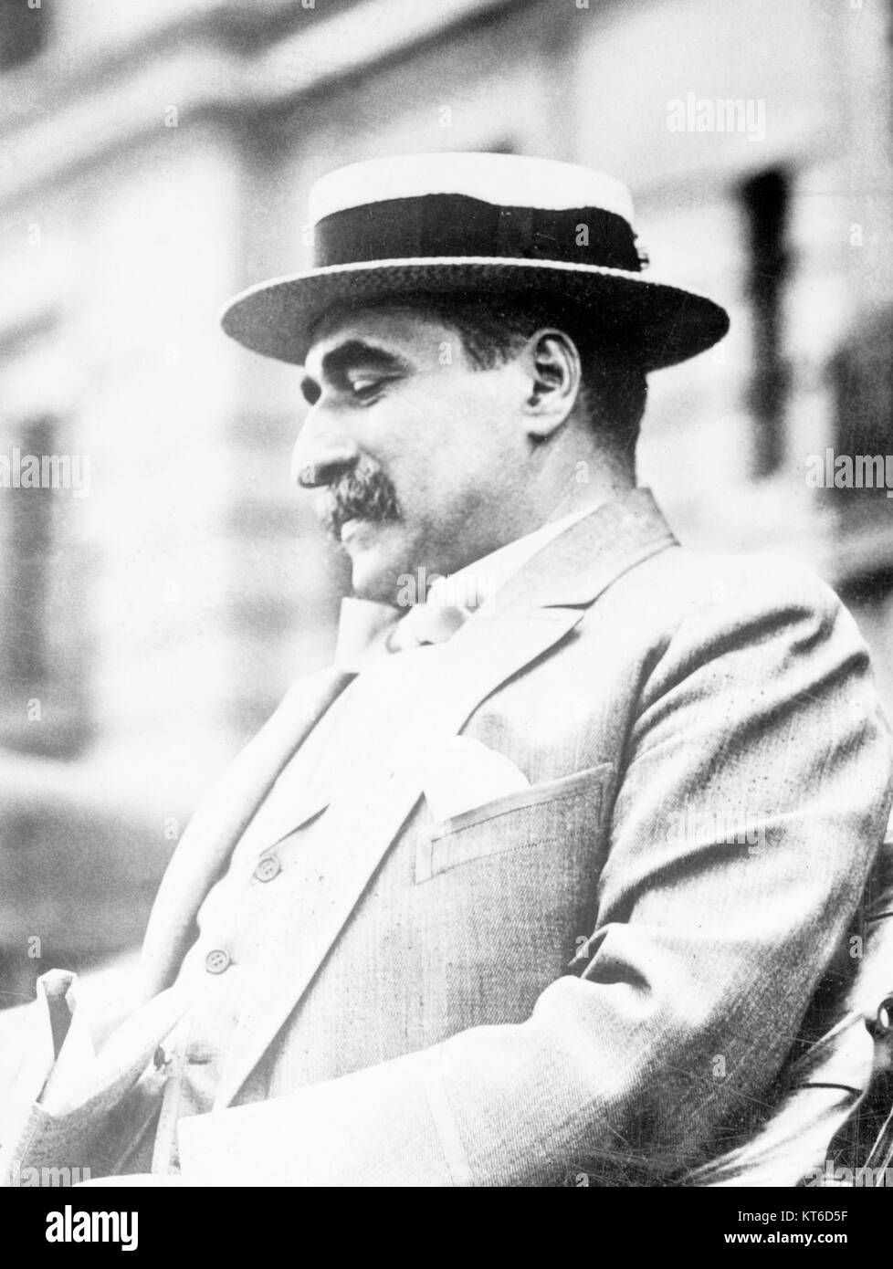 Wolf cover photo hi-res stock photography and images - Alamy