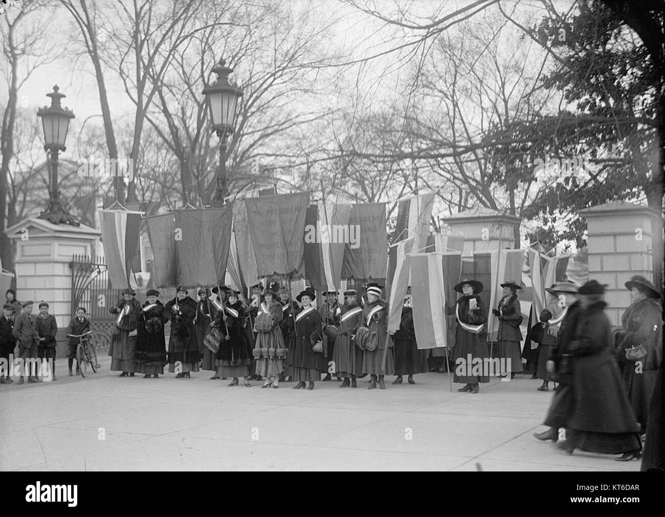 Early 1900s womens movement hi-res stock photography and images - Alamy