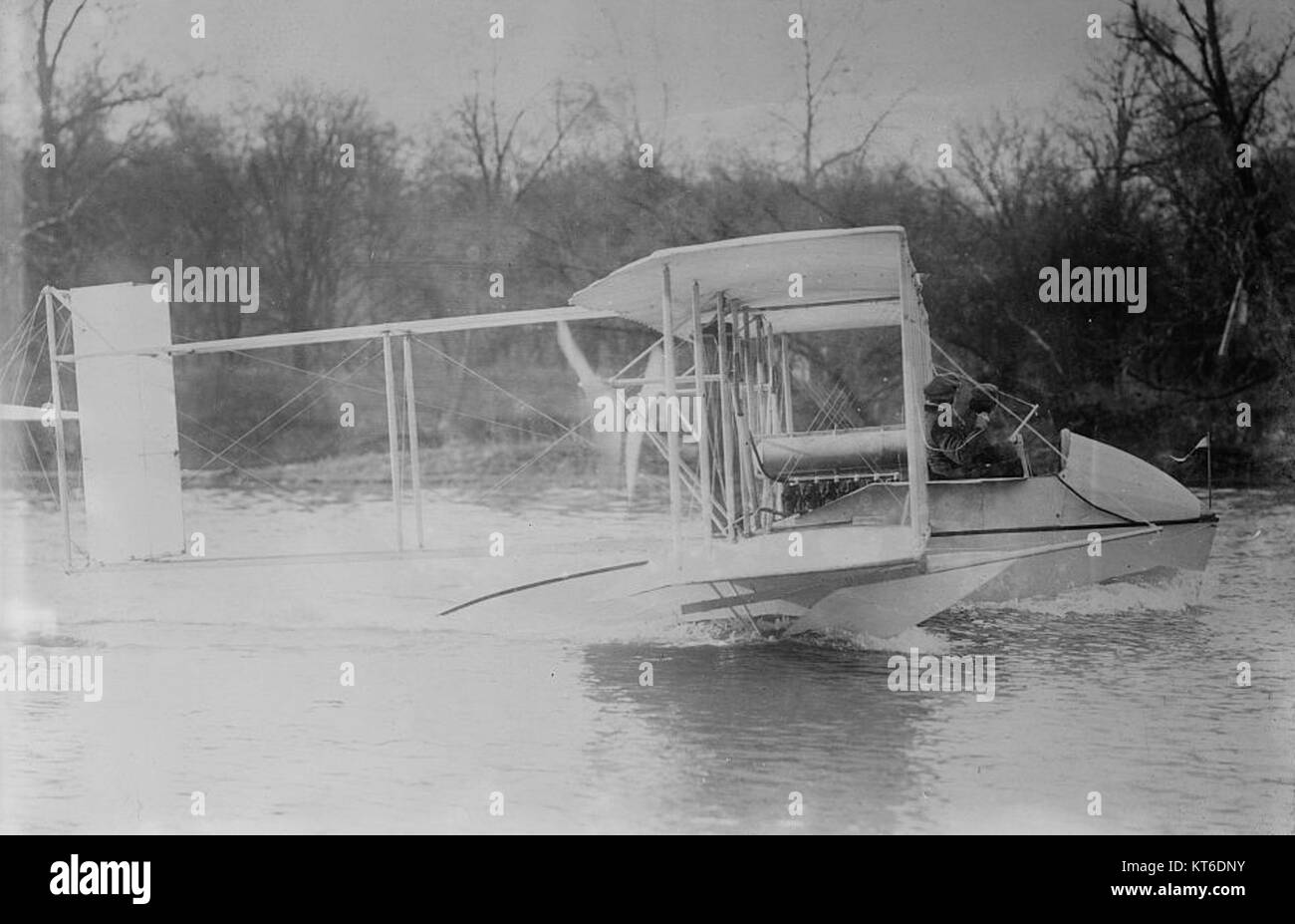 Aeroboat hi-res stock photography and images - Alamy