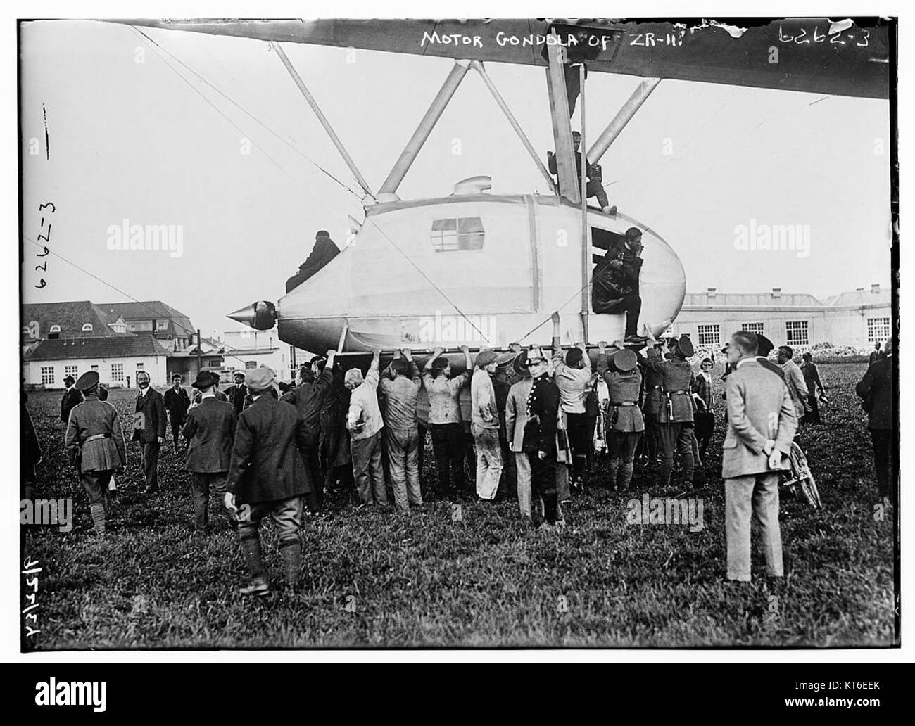Gondola transportation system hi-res stock photography and images - Alamy