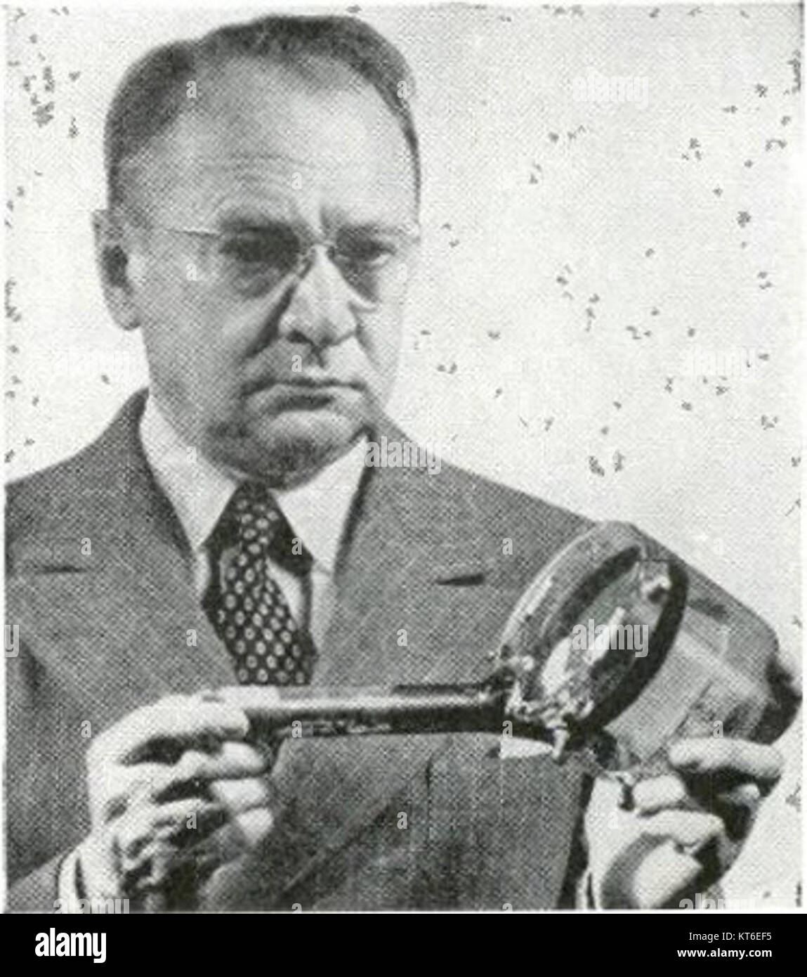 Vladimir Zworykin was a Russian-American inventor who developed the ...