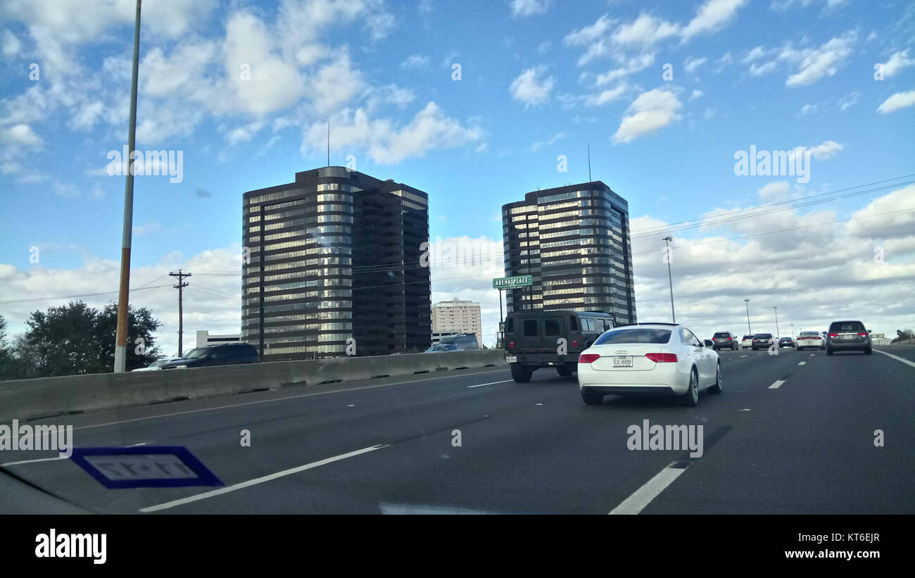 Houstons iconic tower hi-res stock photography and images - Alamy