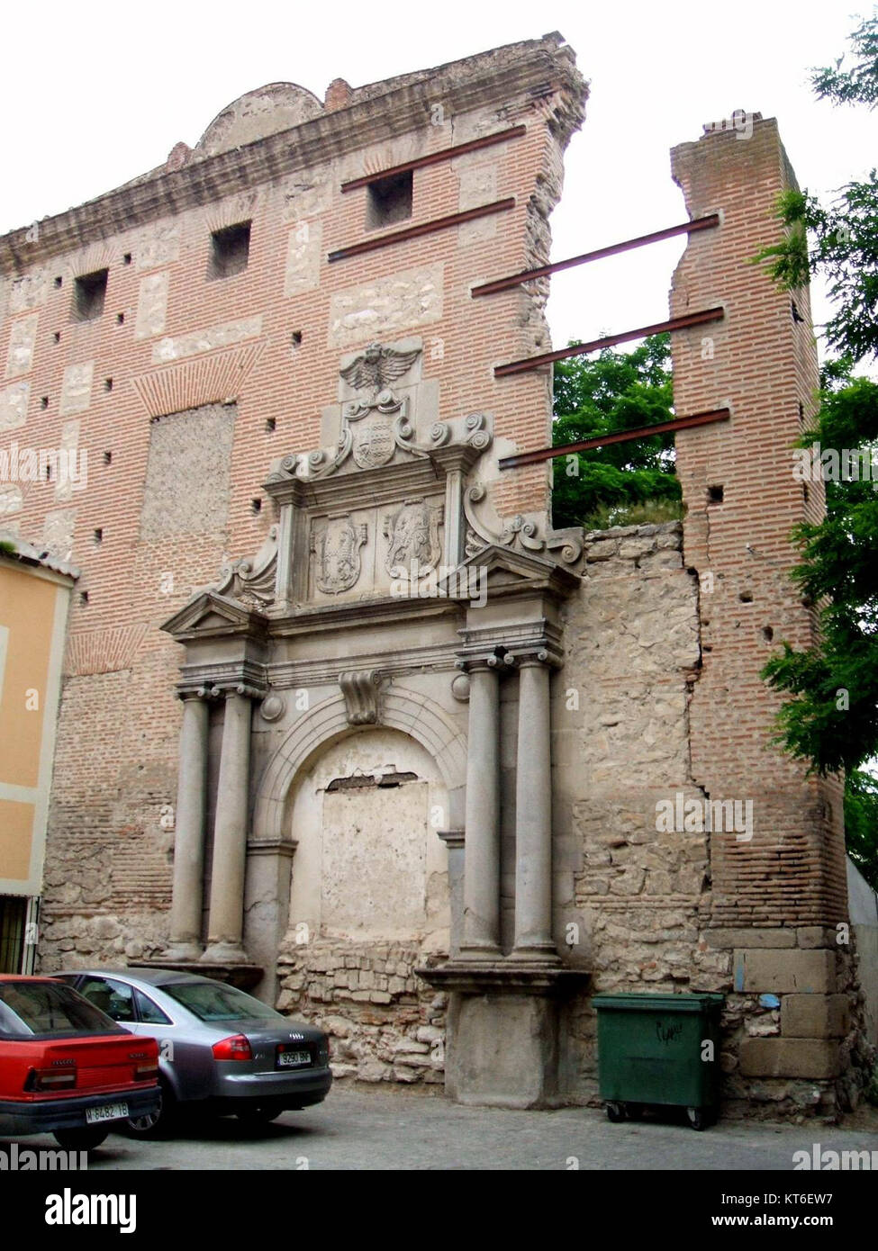 The Casa-Palacio de Ballesteros Ronquillo, located in Árevalo, Spain ...