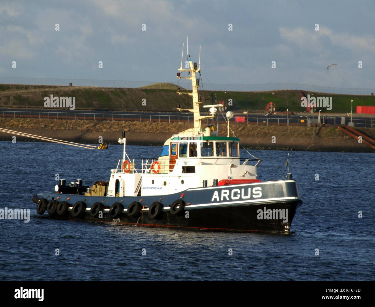 The *Argus* (IMO 8980672) is captured in this image, located in front ...