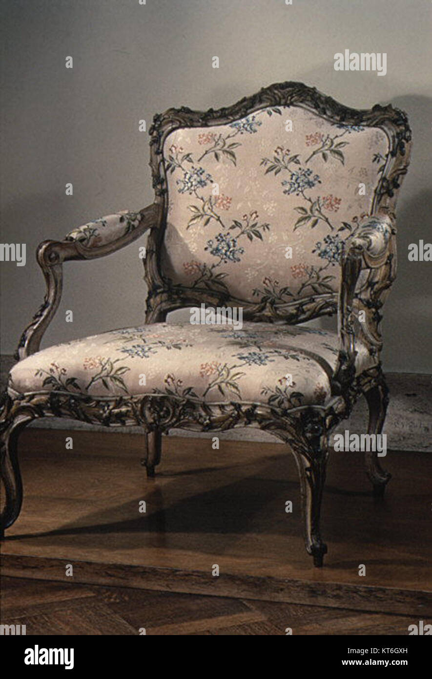 This armchair, or fauteuil, from the Metropolitan Museum of Art ...
