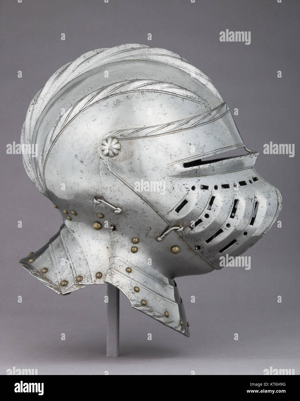 The Armet is a type of medieval helmet, often used in the 15th century ...