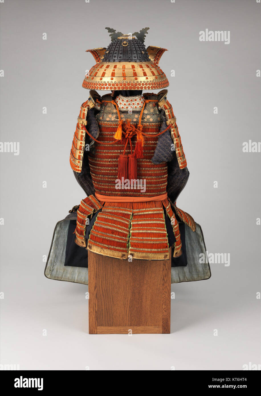 The Armor (Gusoku) in the MET collection is a traditional Japanese suit ...
