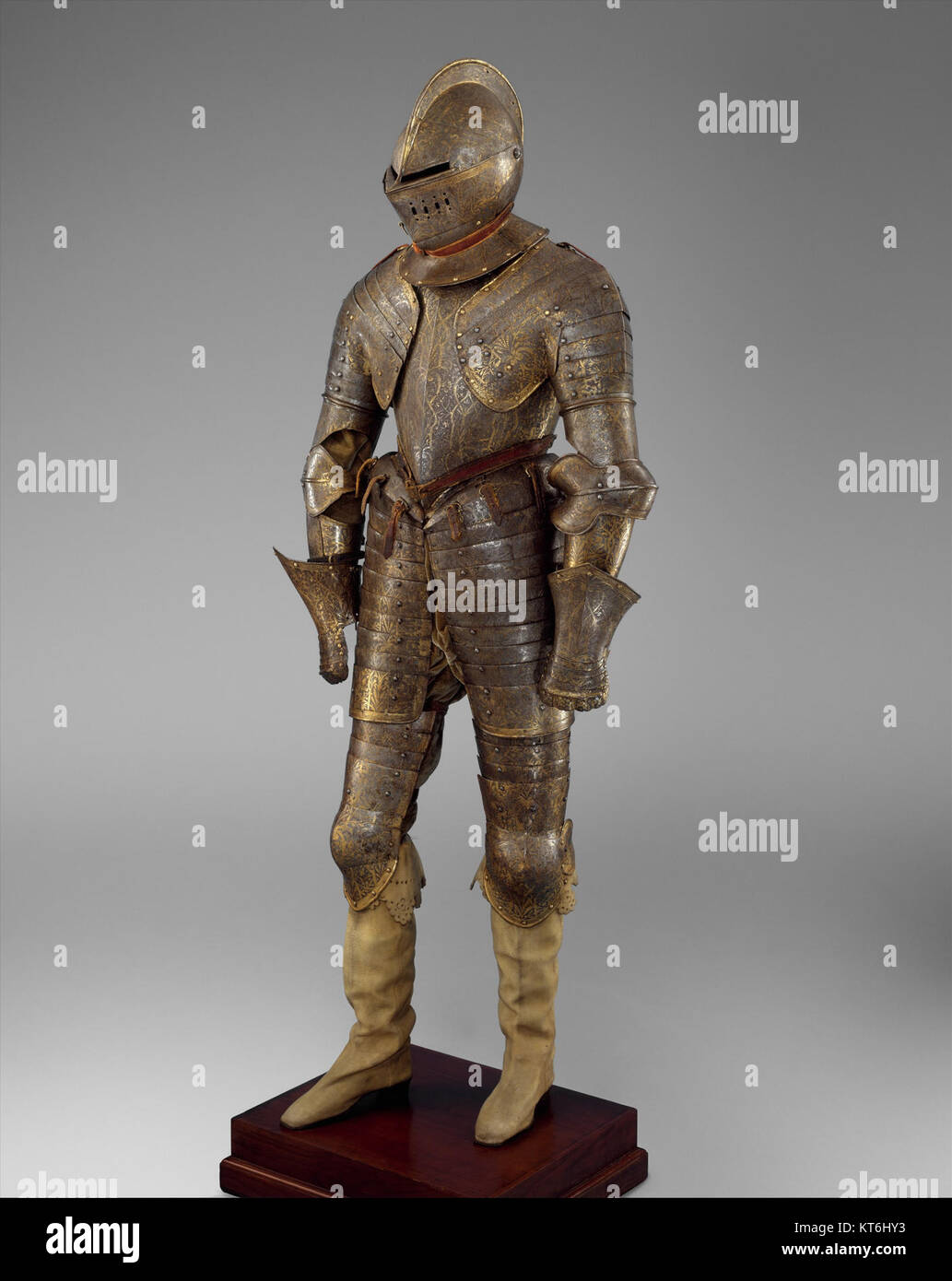 This piece of armor, designed for heavy cavalry, is an example of ...