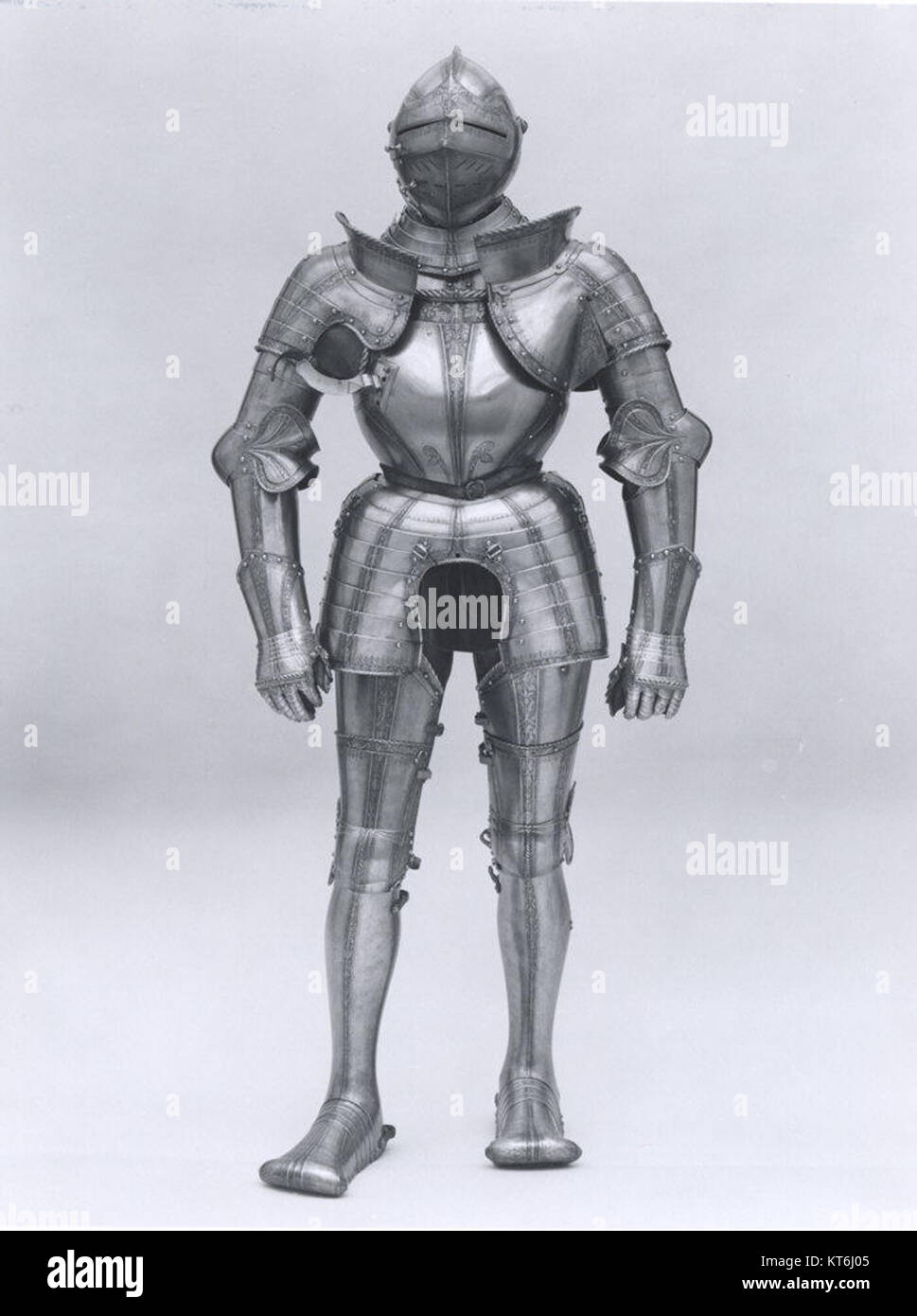 Knight horse armor hi-res stock photography and images - Alamy