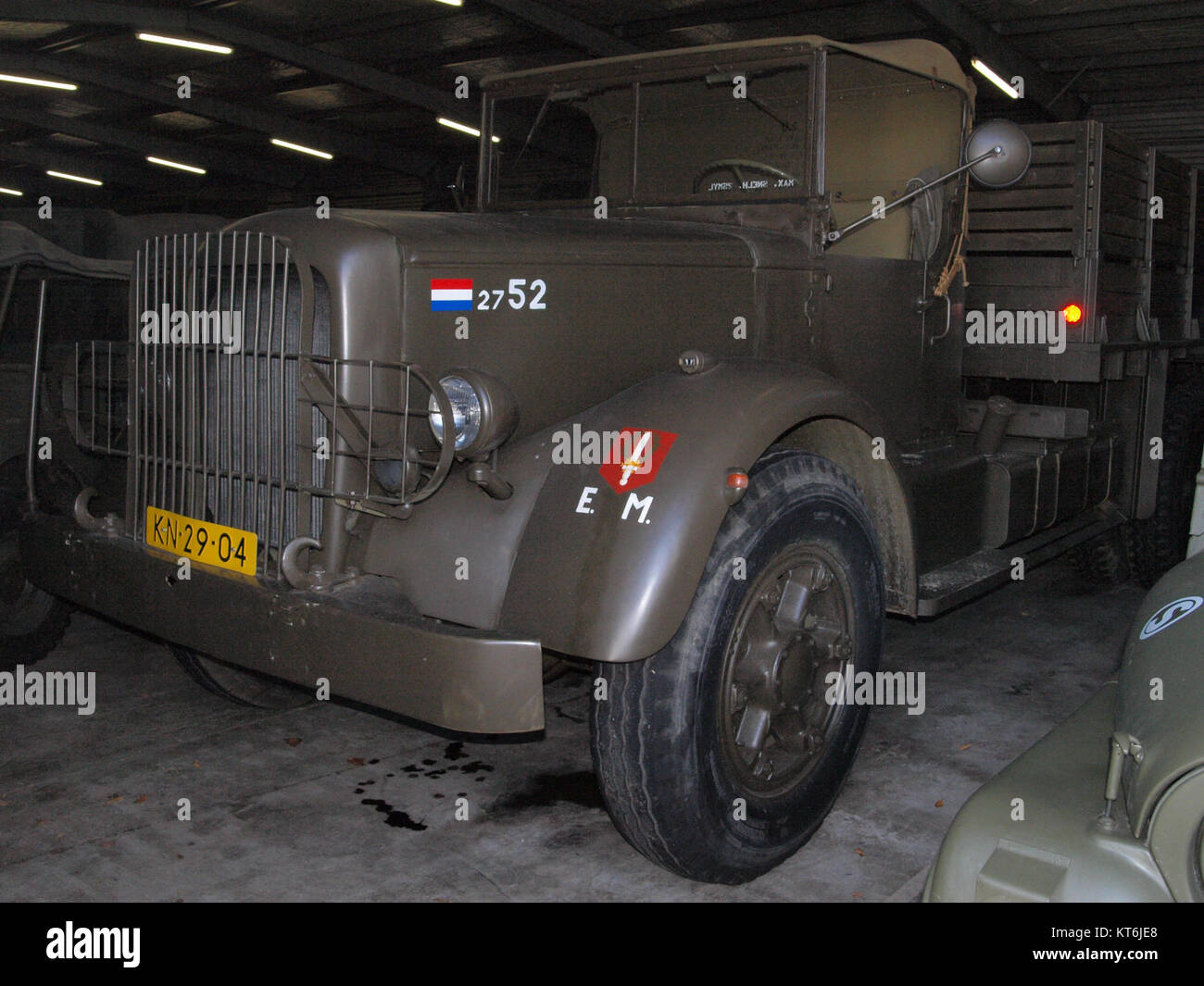 India indian army truck transport hi-res stock photography and images ...