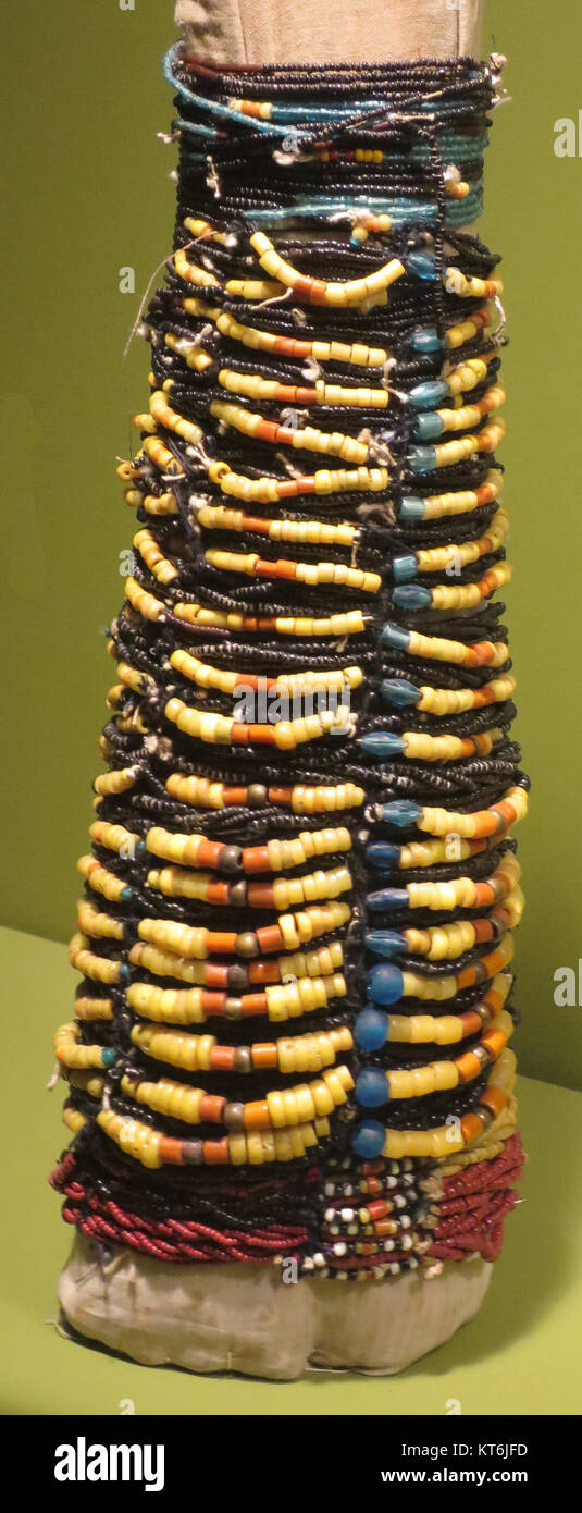 This arm band from the Philippines, originating from the Kalinga region ...