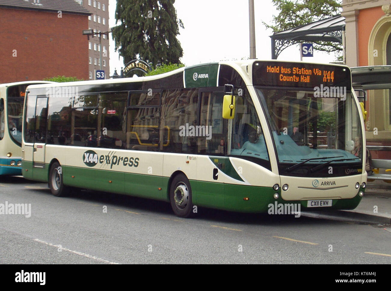 The Arriva Buses Wales Optare Versa 999 is a modern bus operating in ...