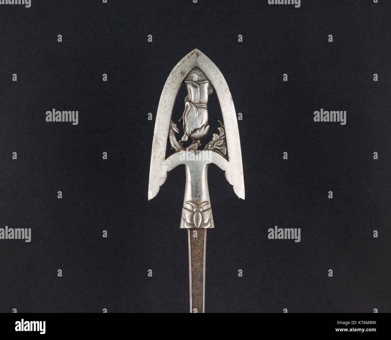 Arrowhead (YanonC493) is an artifact housed in the Metropolitan Museum ...