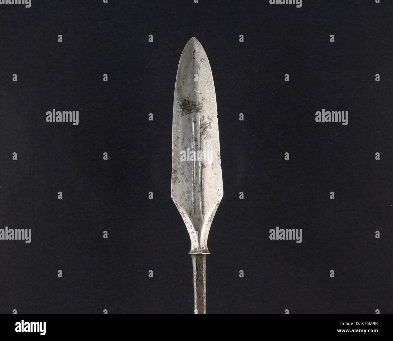 The Arrowhead artifact, identified as YanonC493, is part of the MET ...