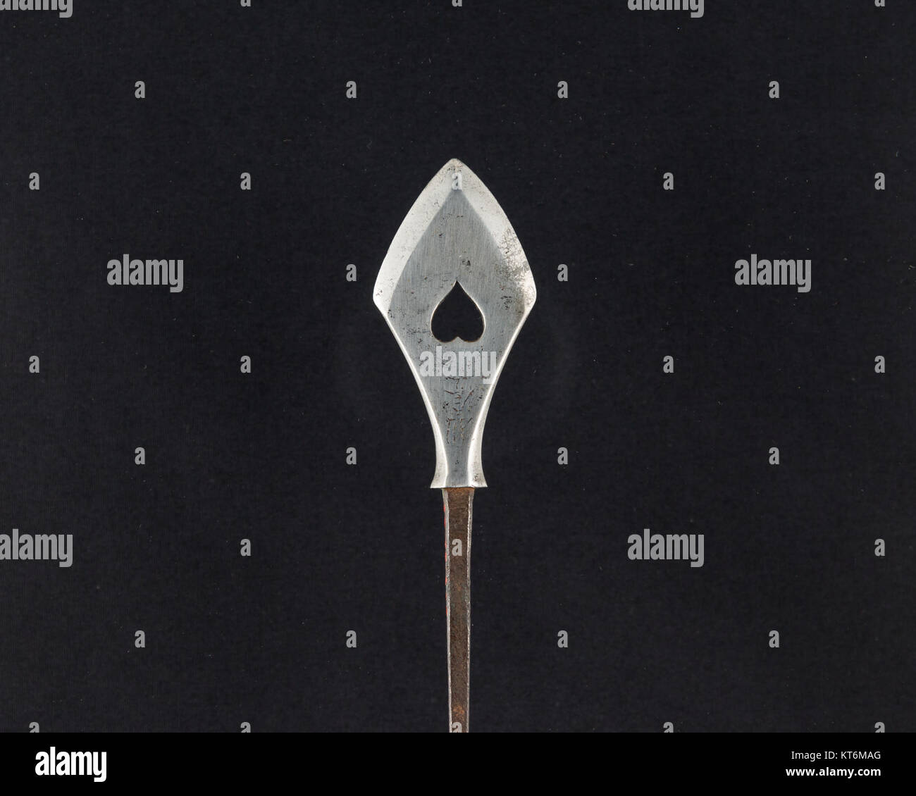 This arrowhead, cataloged as YanonC493, is an artifact from ancient ...