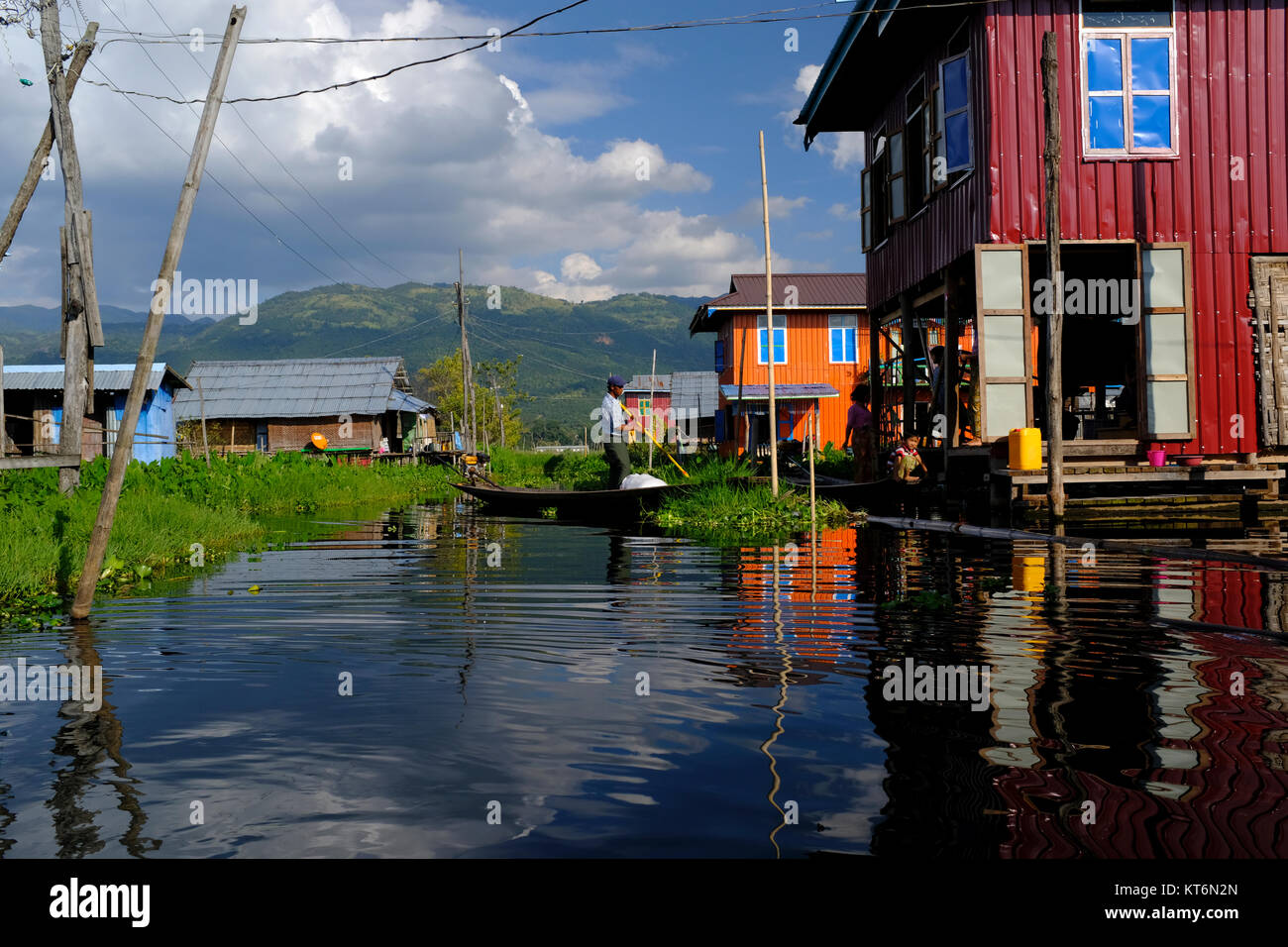 Floating village in Inle Lake, Myanmar Stock Photo - Alamy