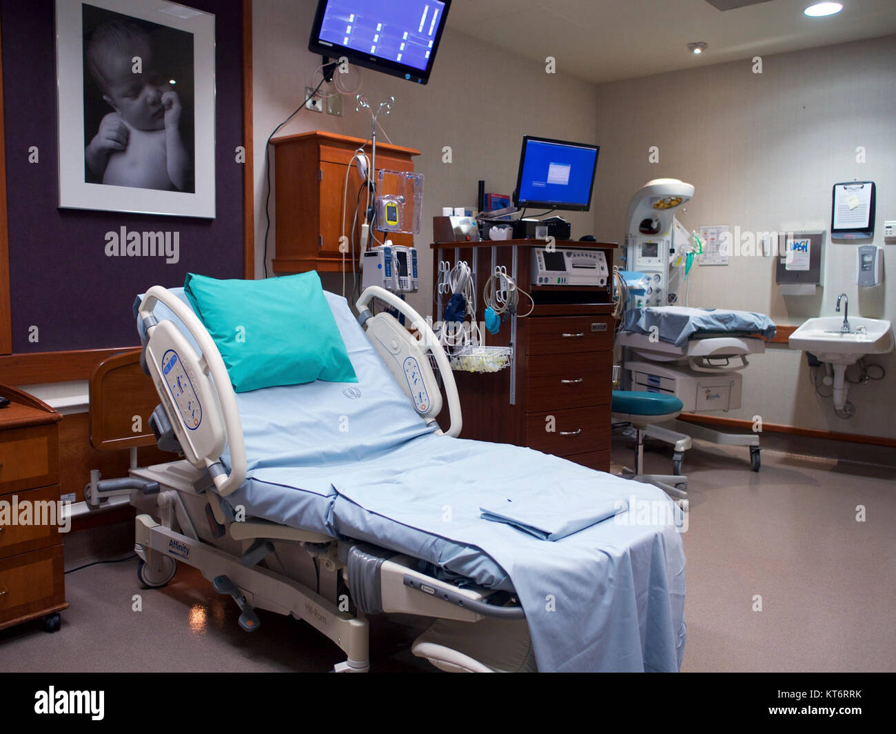 Delivery rooms of the 673d Medical Group Perinatal Service Unit are ...