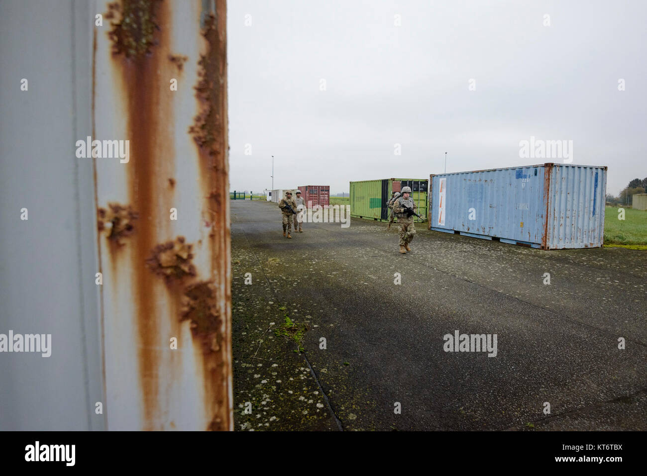 U.S. Soldiers with 39th Strategic Signal Battalion execute a diamond ...