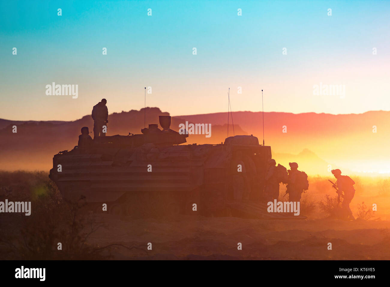 U.S. Marines with 7th Marine Regiment, 1st Marine Division (MARDIV ...