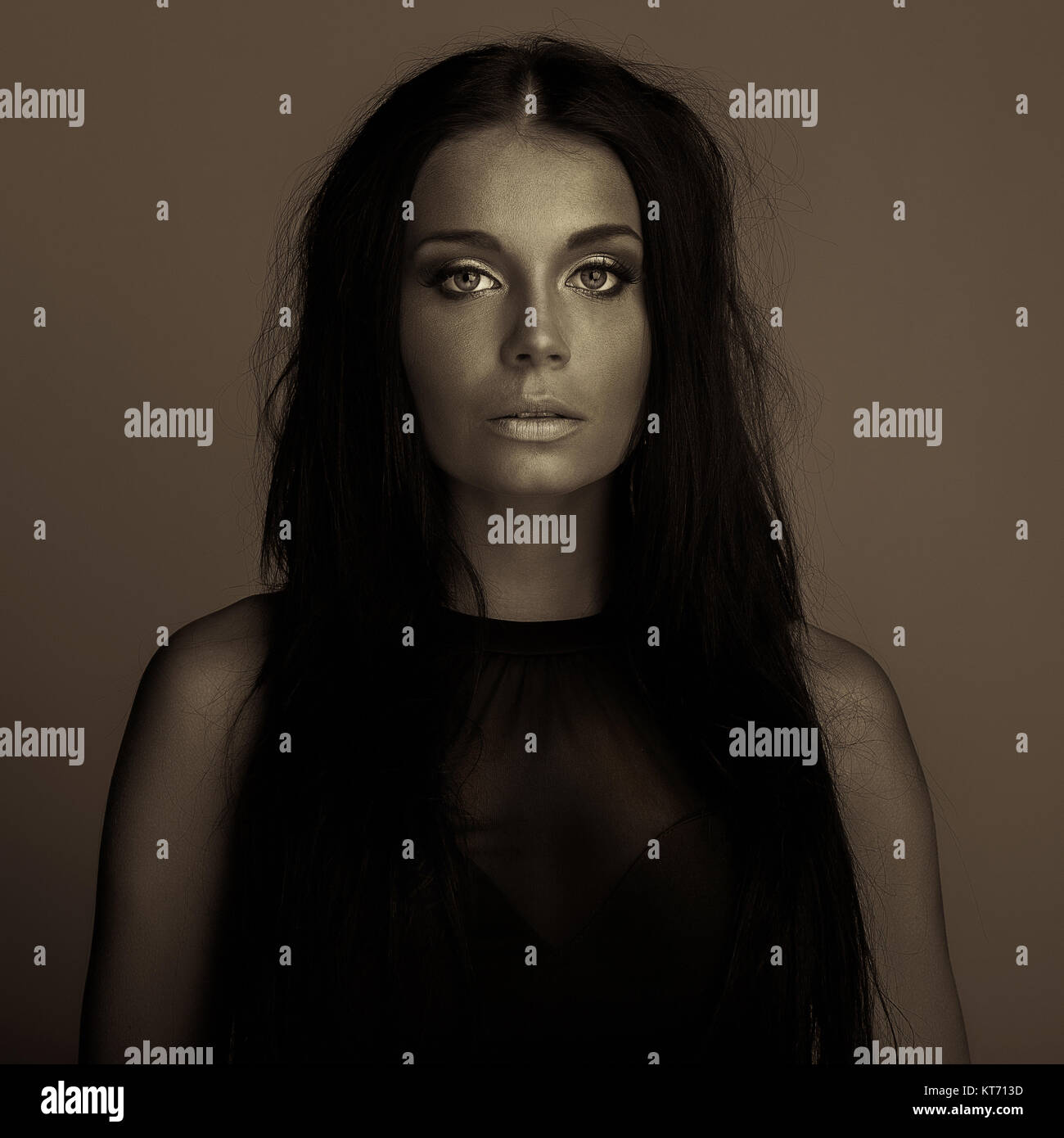 Black woman shock expression hi-res stock photography and images - Alamy