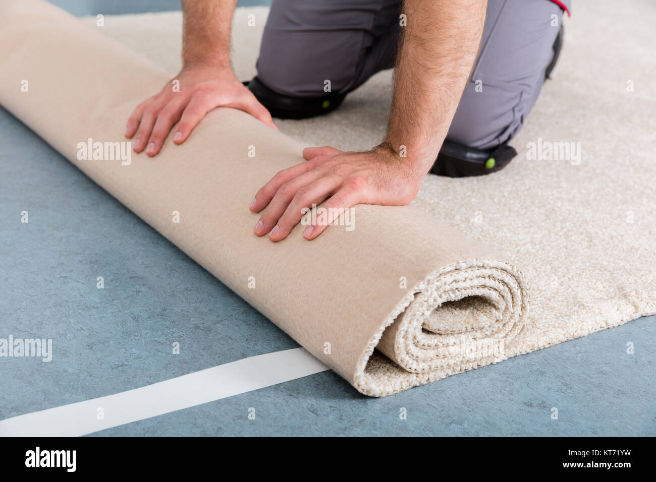 Carpet workers hi-res stock photography and images - Alamy