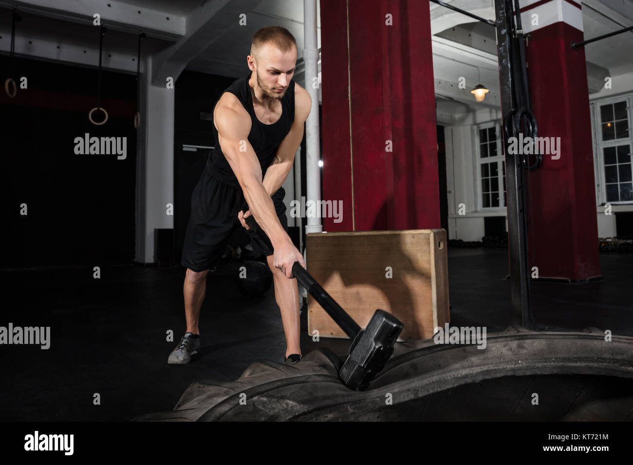 Man sledge hammer hi-res stock photography and images - Alamy