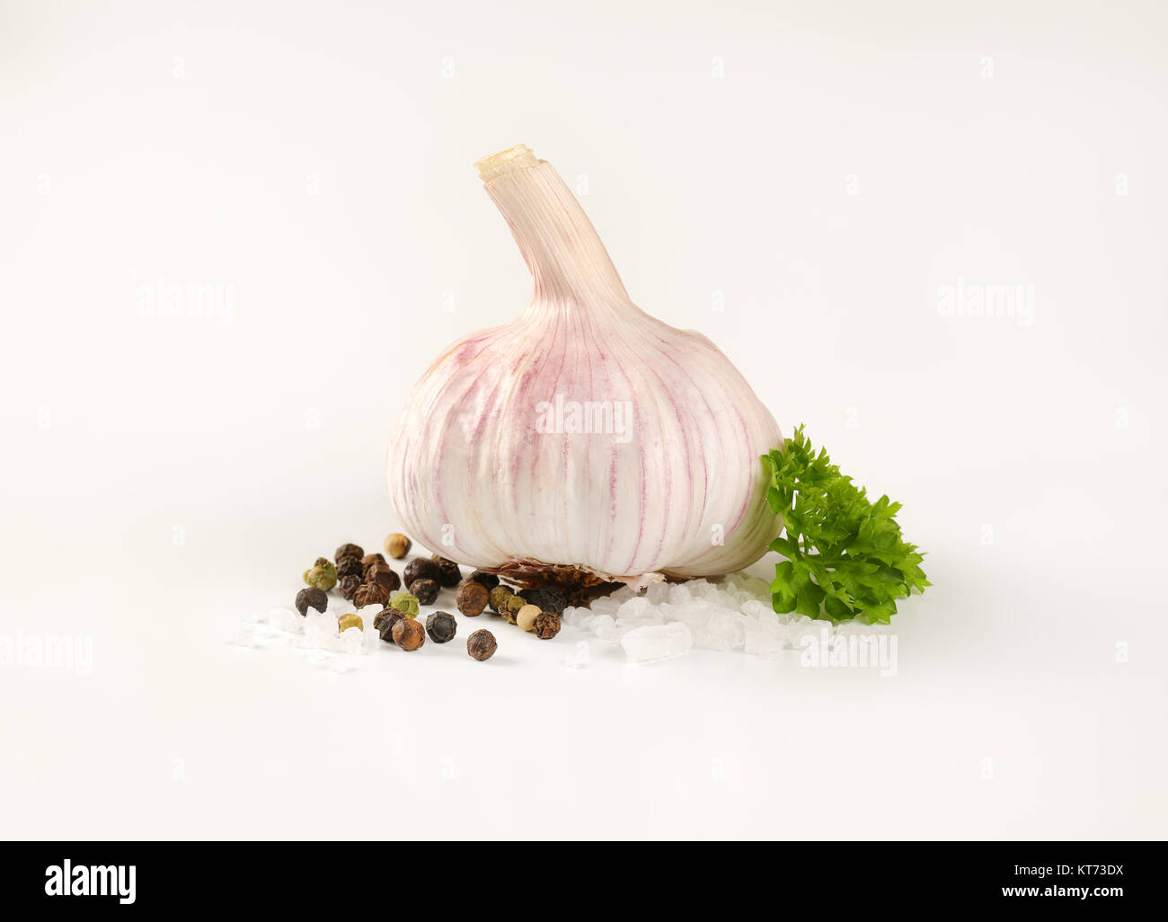 bulb of fresh garlic Stock Photo - Alamy