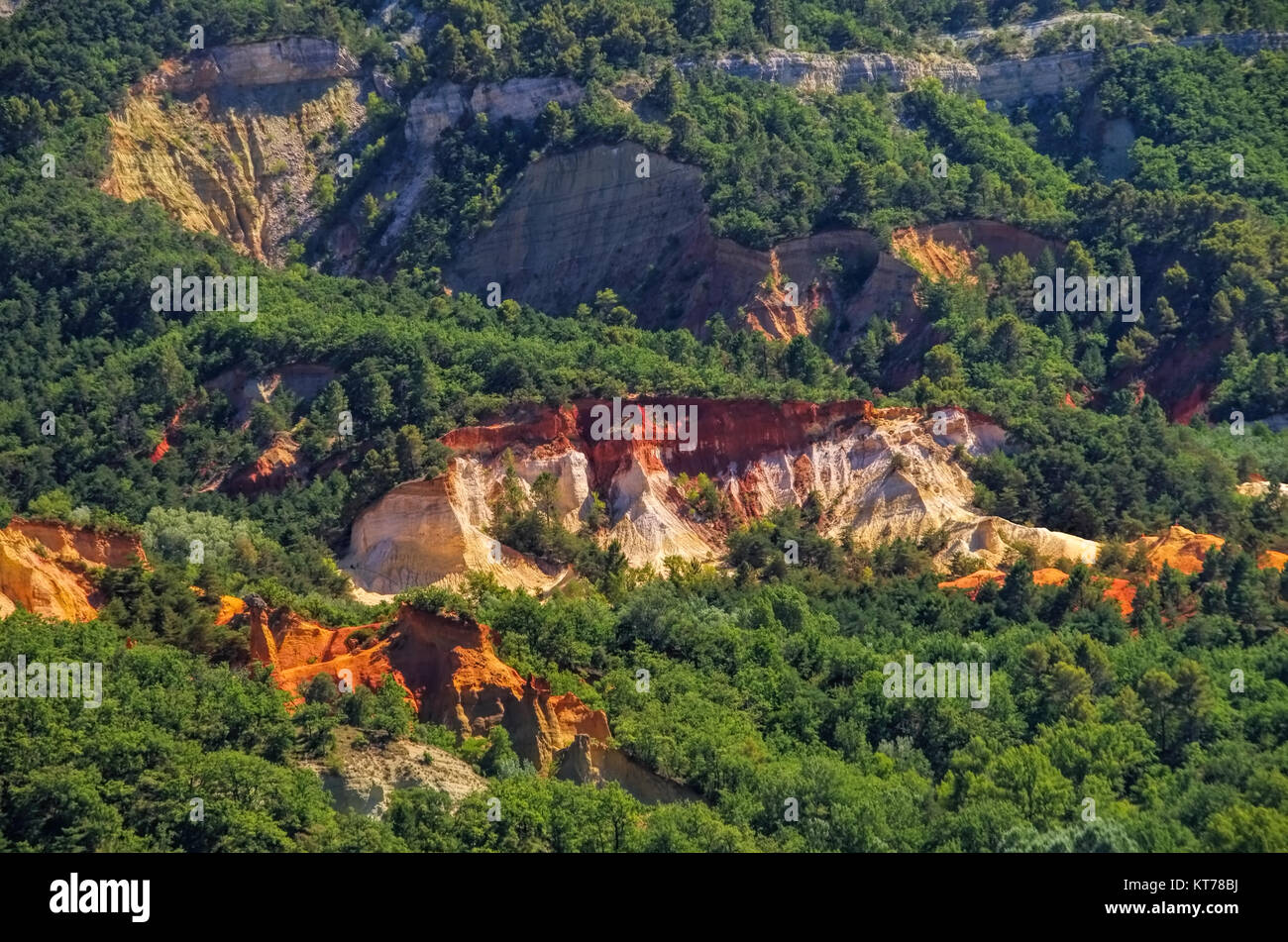 Rustel Ockerfelsen - Rustel Colorado, Ochre, Luberon, Provence, France ...