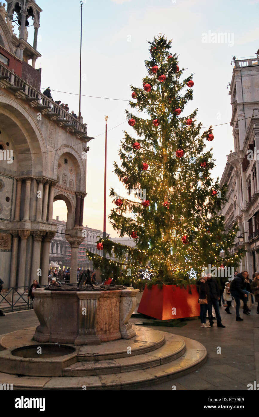 Weihnachten in italien hi-res stock photography and images - Alamy