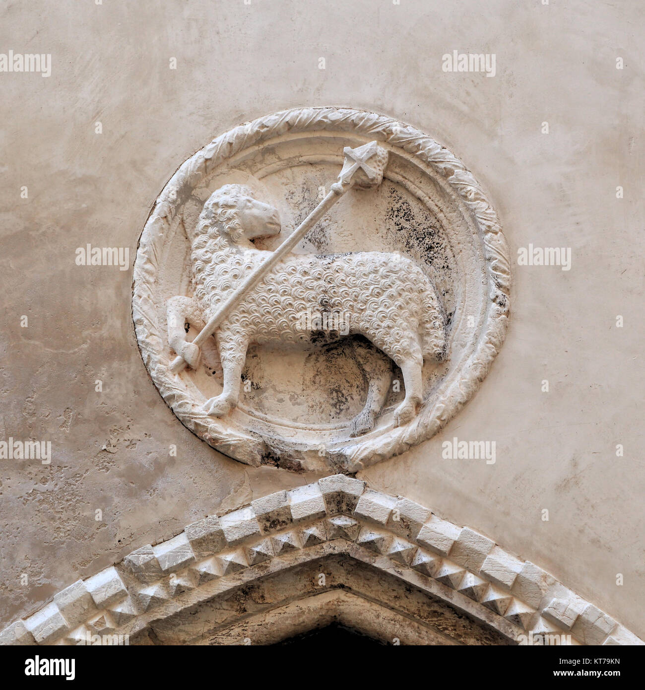 Lamb of god hi-res stock photography and images - Alamy