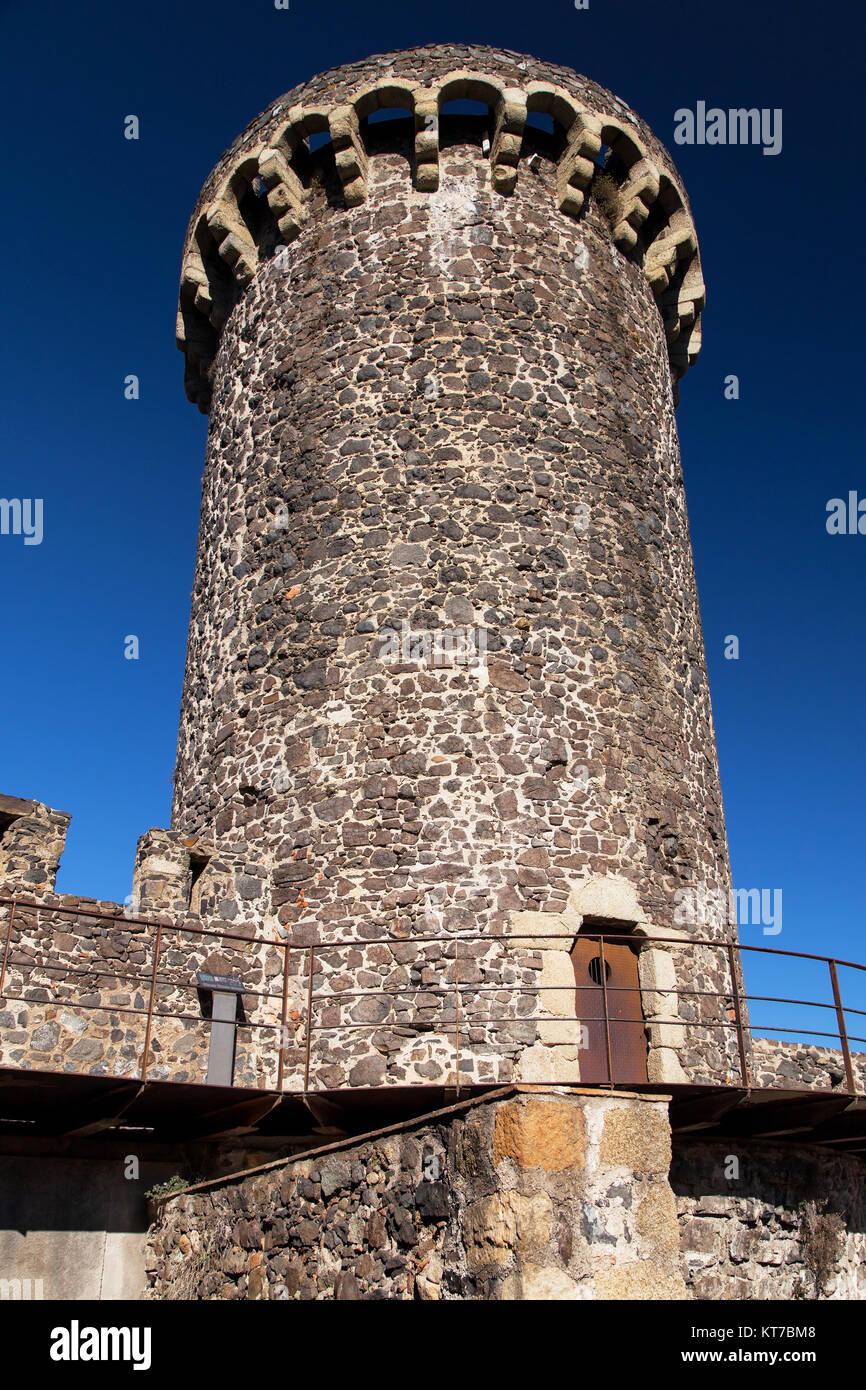 Medieval round tower hi-res stock photography and images - Alamy