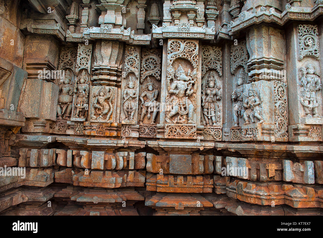 Carvings in external wall. Veera Narayana Temple, Belavadi ...
