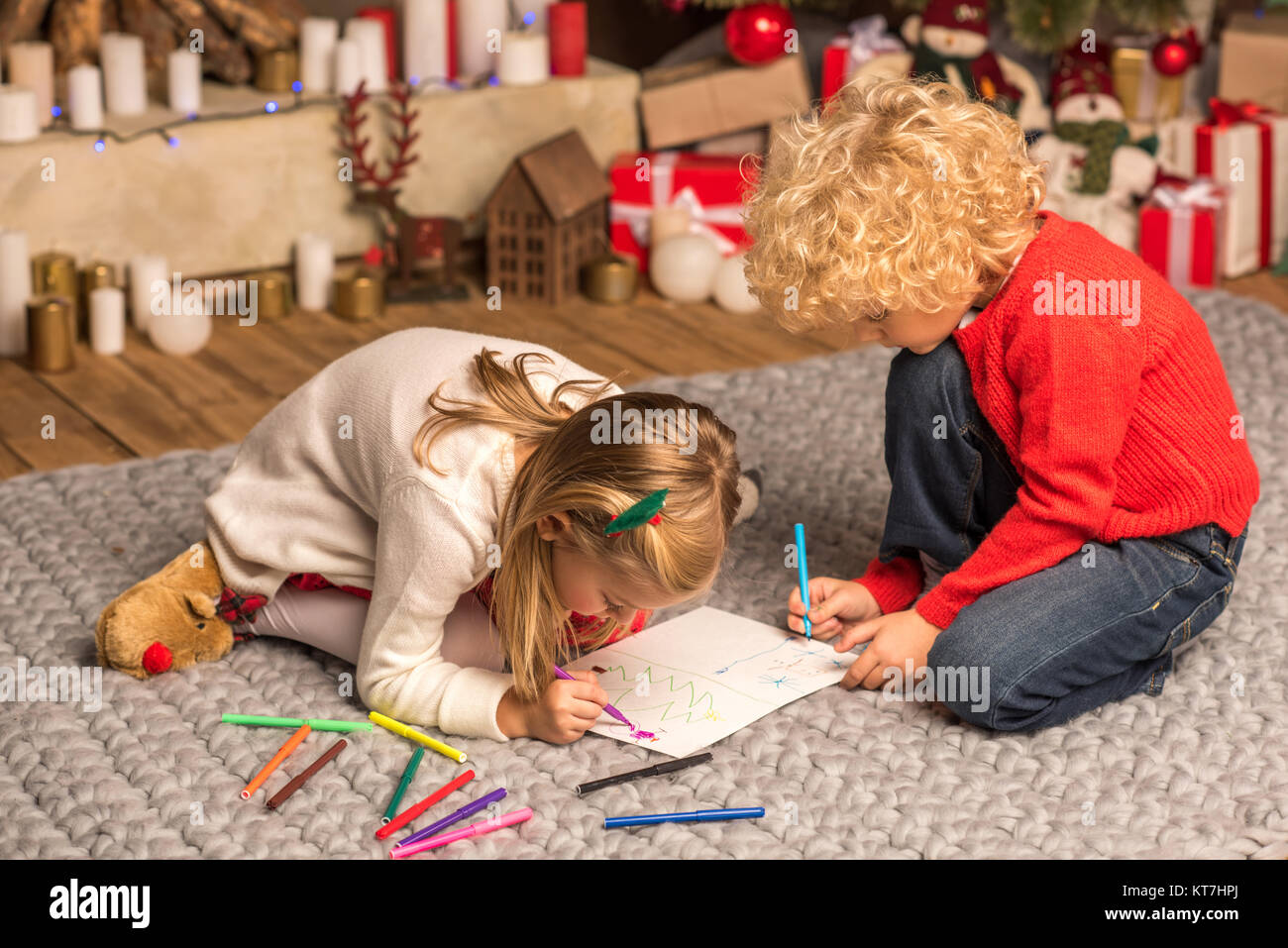 Children drawing picture Stock Photo - Alamy