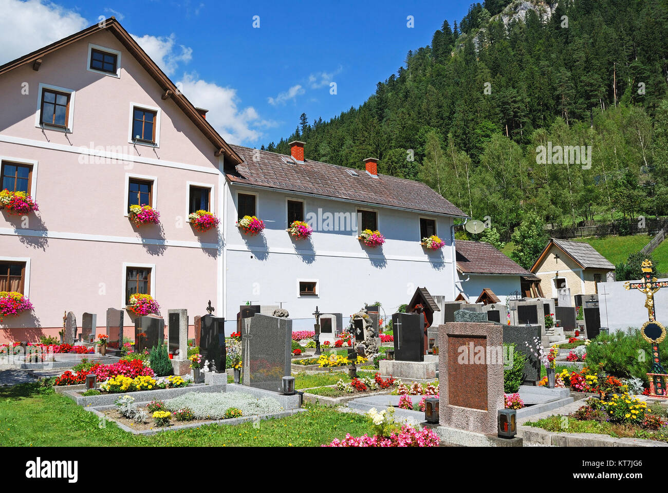Crypt tomb house cemetery hi-res stock photography and images - Alamy