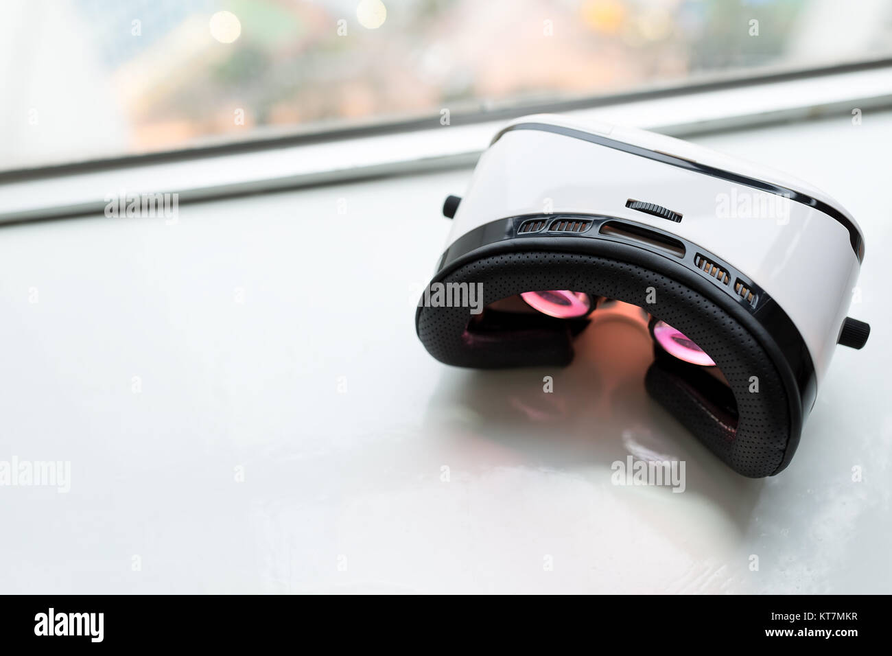 Virtual reality device Stock Photo - Alamy